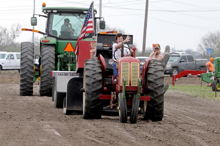 Tri-County Tractor Pull | Photo Galleries | seguingazette.com