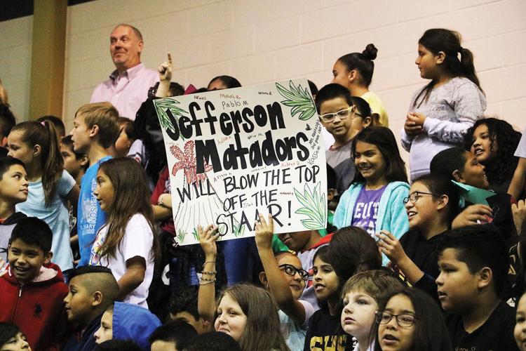 Youngsters let pep shine at rally for STAAR | News | seguingazette.com