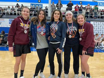 Accolades awarded to area hoops stars | Sports | seguingazette.com