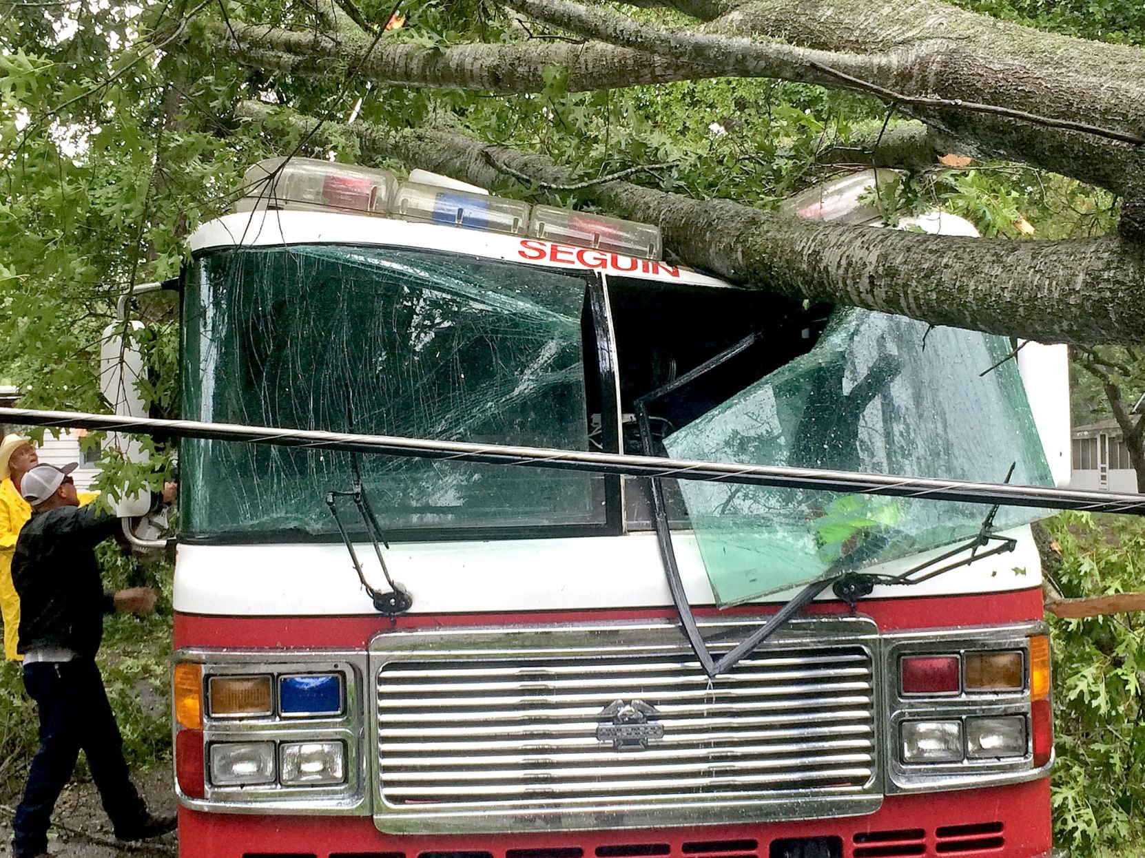 Seguin firefighters suffer close call amid storm | News | seguingazette.com