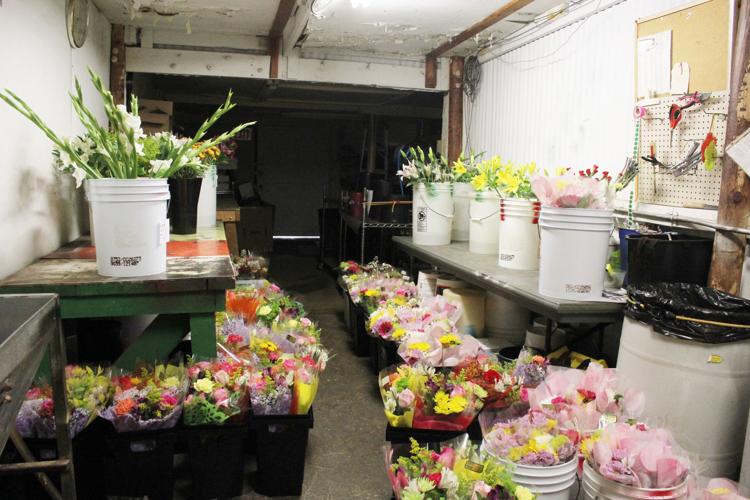 Random flowers brighten day across Seguin | News | seguingazette.com