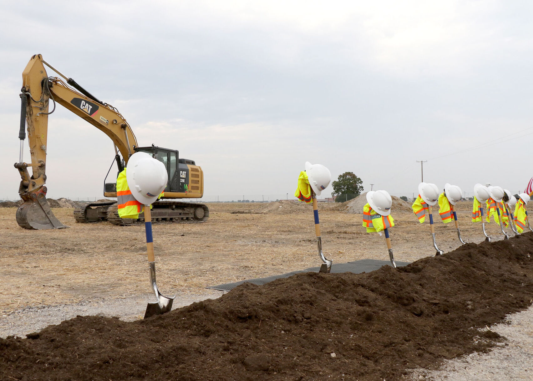 Navarro board, staff, students break ground on new high school | News ...