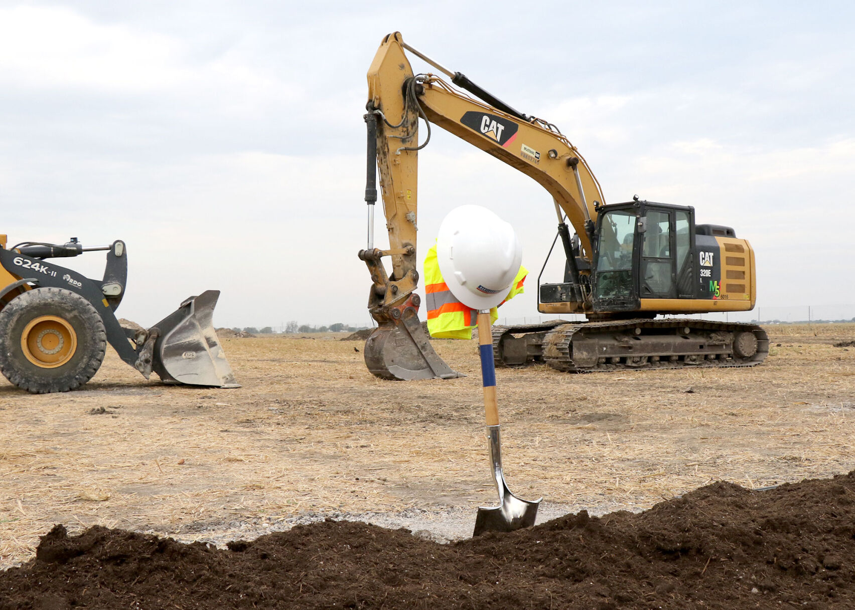 Navarro board, staff, students break ground on new high school | News ...