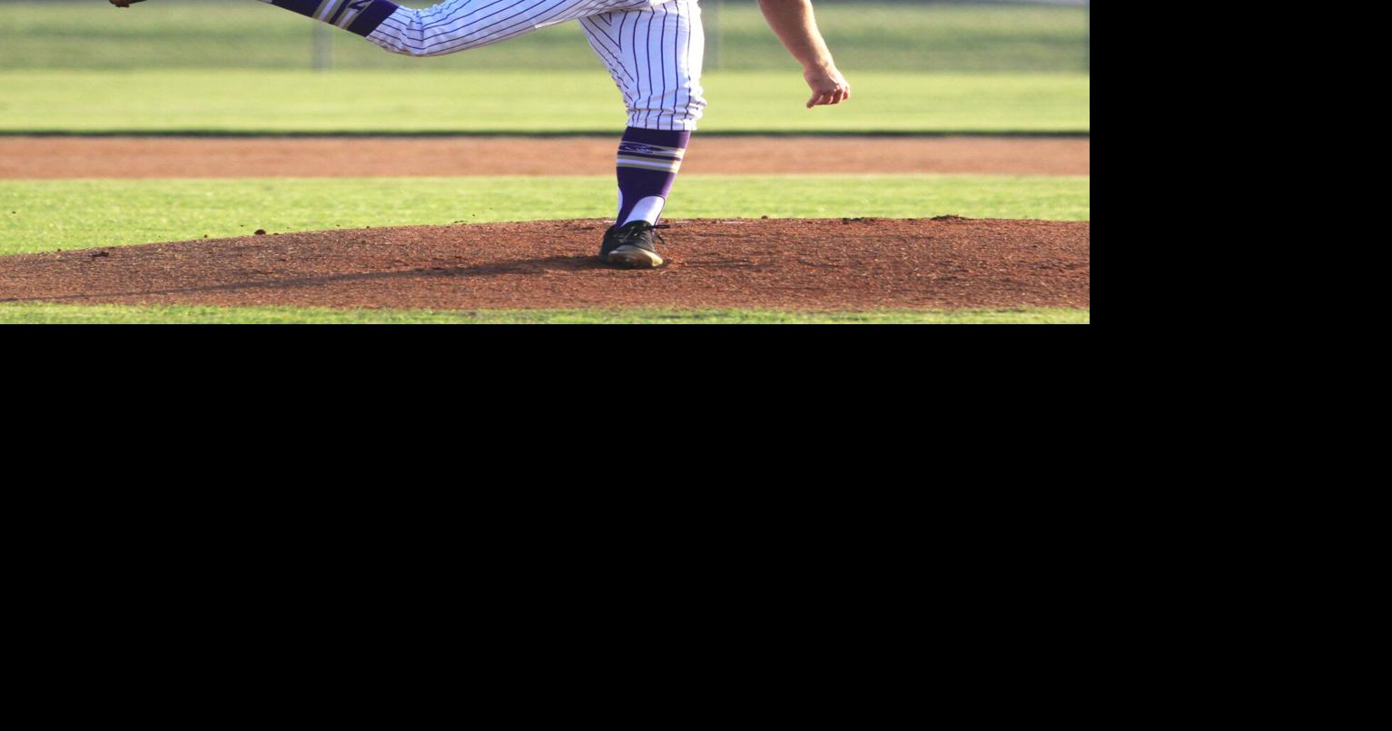 Panthers cruise to 12-2 district win | Sports | seguingazette.com