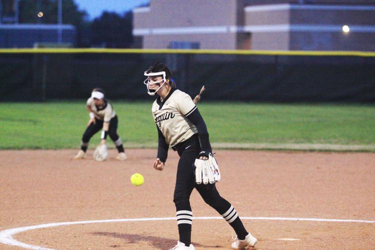Lady Mats capture first district win | Sports | seguingazette.com