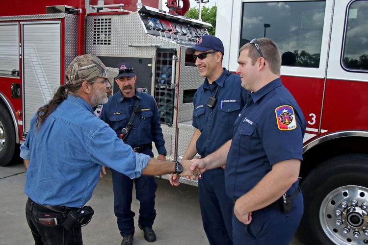 Seguin man thanks first responders for saving his life | News ...