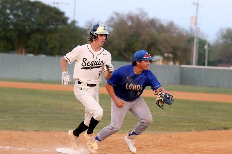 Matadors come up short against Lobos | Sports | seguingazette.com