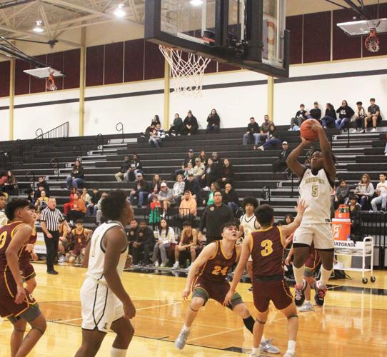 Seguin enters holiday break with non-district win | Sports ...