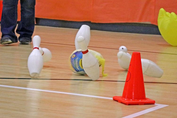Wild turkeys: Marion ‘Turkey Bowl’ a strike at elementary school | News ...