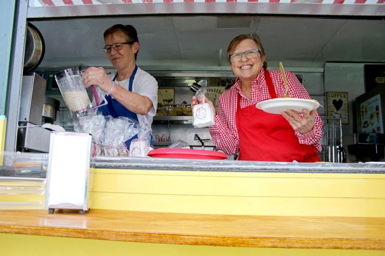 ROLLING RESTAURANT: Retired couple takes their love for good eats out ...