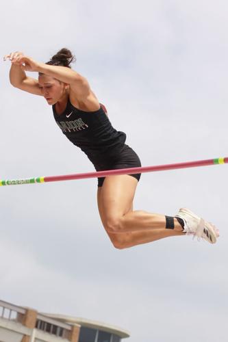 Area athletes ball out at state track | Sports | seguingazette.com