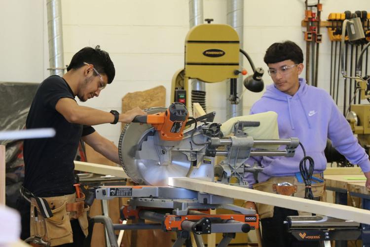 Seguin High students help nonprofit build homes | | seguingazette.com