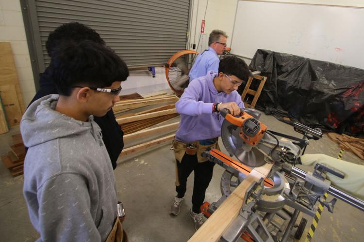 Seguin High students help nonprofit build homes | | seguingazette.com