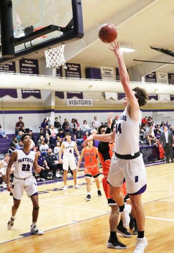 One win, one loss in Navarro doubleheader | Sports | seguingazette.com