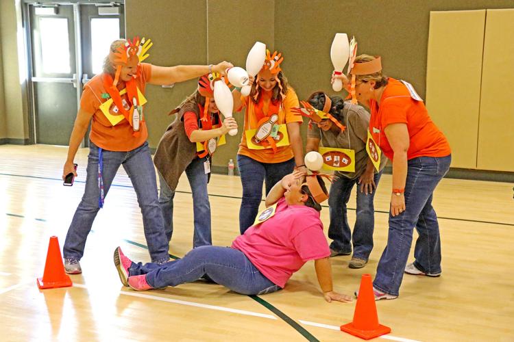 Wild turkeys: Marion ‘Turkey Bowl’ a strike at elementary school | News ...