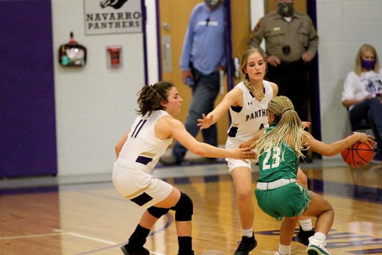 Lady Panthers remain undefeated in district 27-4A with 50-30 win over ...