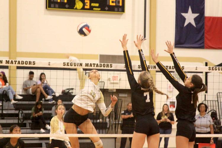 Lady Mats fall to Pieper in three | Sports | seguingazette.com