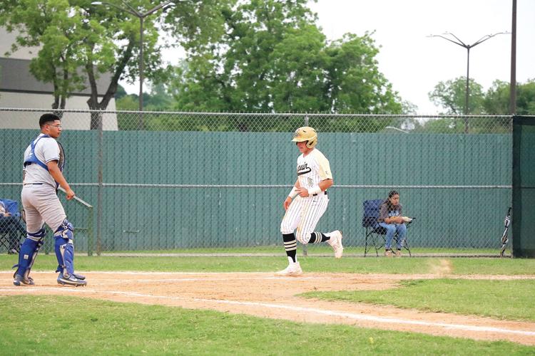 The race continues: Seguin baseball shuts out Memorial 12-0, stays in ...
