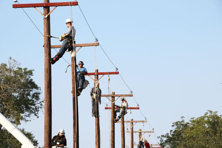 Lineman wrangle up fun during annual state rodeo | News | seguingazette.com