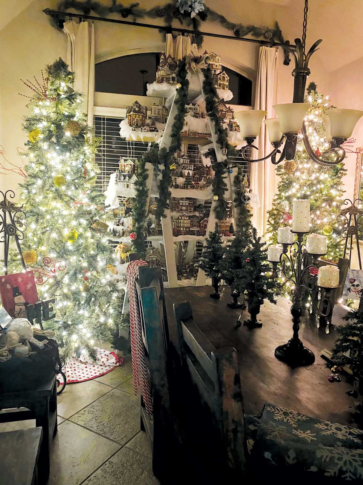Local first responder ignites the Christmas spirit with holiday decor ...
