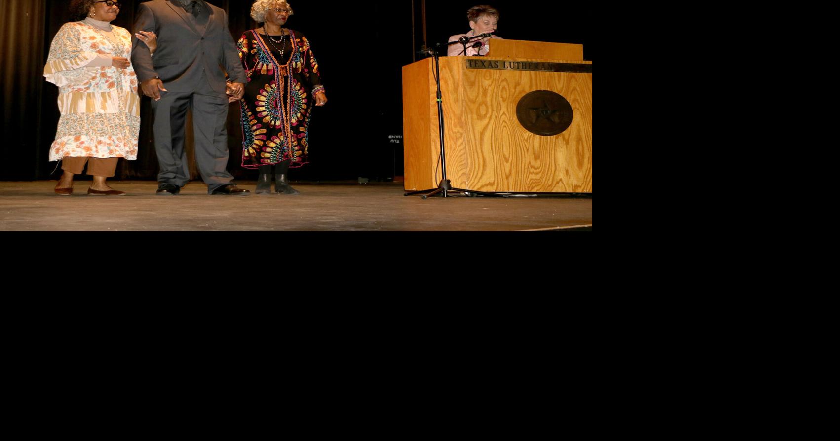 Seguin artist unveils Our Town exhibit | News | seguingazette.com