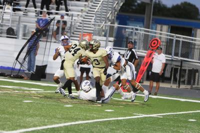 Matadors look to keep district wins coming | Sports | seguingazette.com