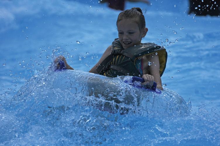 Residents turn out for wave pool opening in Seguin | News ...