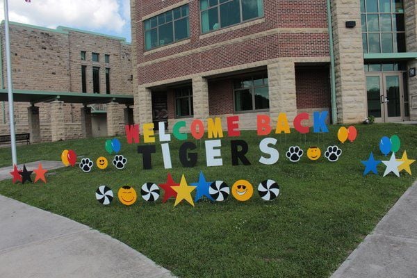 London Elementary welcomes students to new year | Local News | sentinel ...