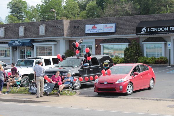 Cardinal Class of 2020 flying high in parade | Local News | sentinel ...