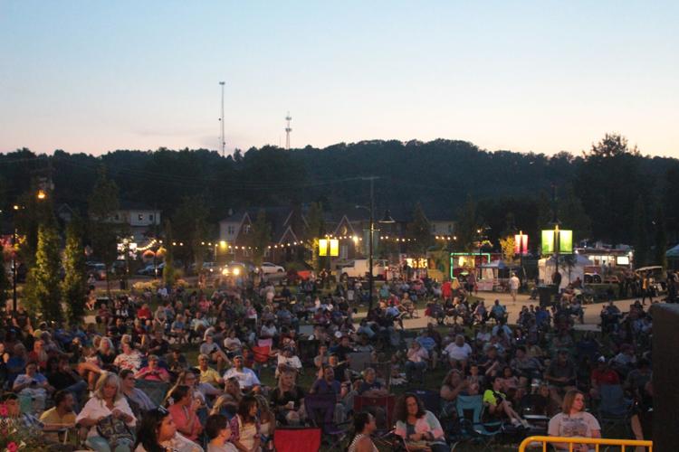 Town Center's '90s concert draws large crowd | Community | sentinel ...