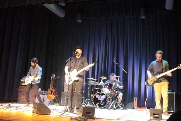 Sean Whiting performs at library | Local News | sentinel-echo.com