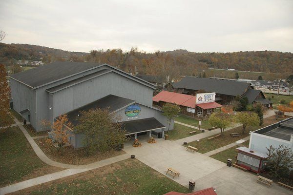 HEART OF THE BLUEGRASS: Country music legacy at Renfro Valley | Local ...