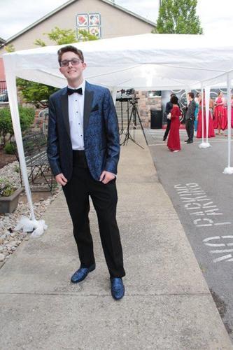 NLHS Prom: A Black Tie Affair | Local News | sentinel-echo.com