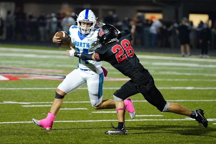CROSSTOWN STUNNER: South Laurel rallies past Jaguars with 24-7 win ...