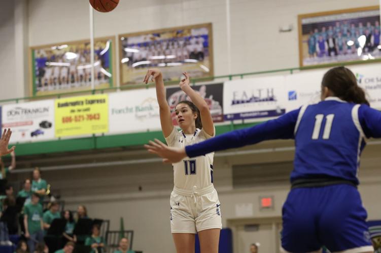 Chloe McKnight pours in 34 points during North Laurel’s 74-43 win over ...