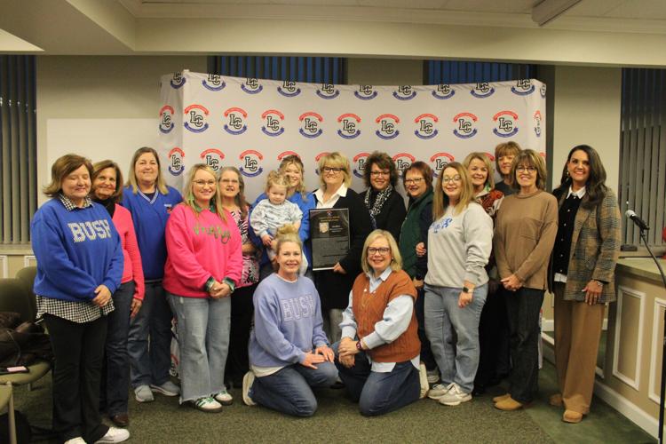 Laurel County Board of Education recognizes students, inducts alumni ...