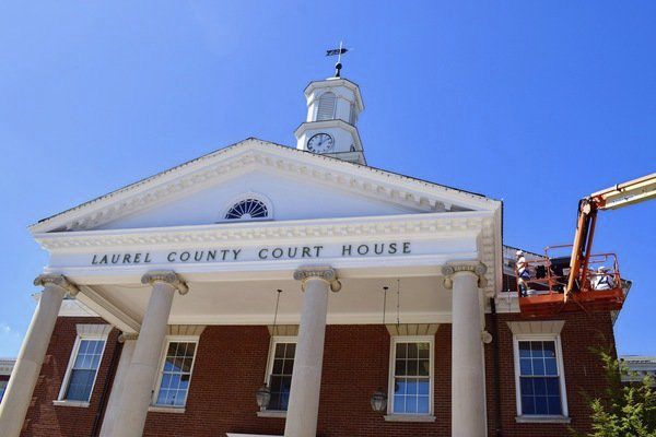 Touching up the courthouse | Local News | sentinel-echo.com