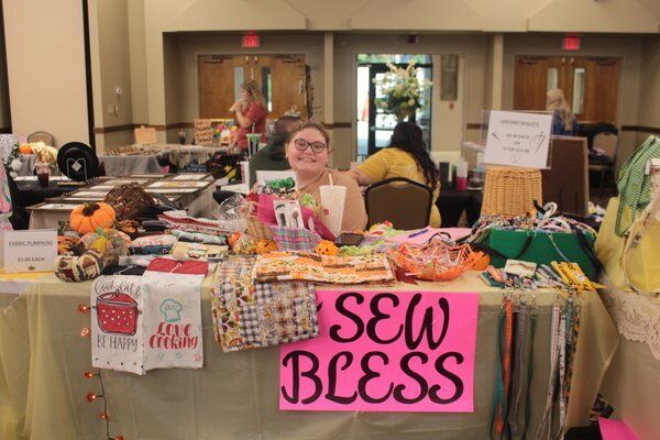 Craft show brings out large crowd; Vendors report successful sales ...