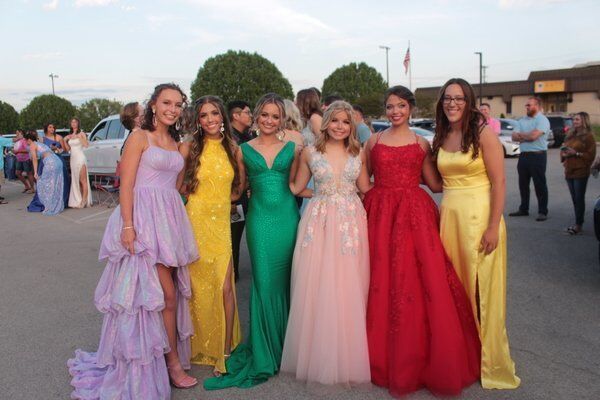 SLHS prom celebrates 'An Elegant Affair' | Lifestyles | sentinel-echo.com