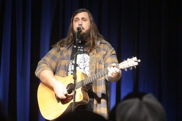 Justin Wells takes library stage | Local News | sentinel-echo.com