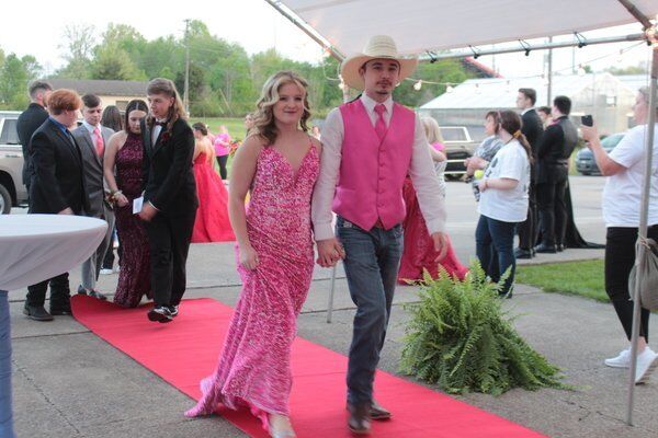 SLHS prom celebrates 'An Elegant Affair' | Lifestyles | sentinel-echo.com