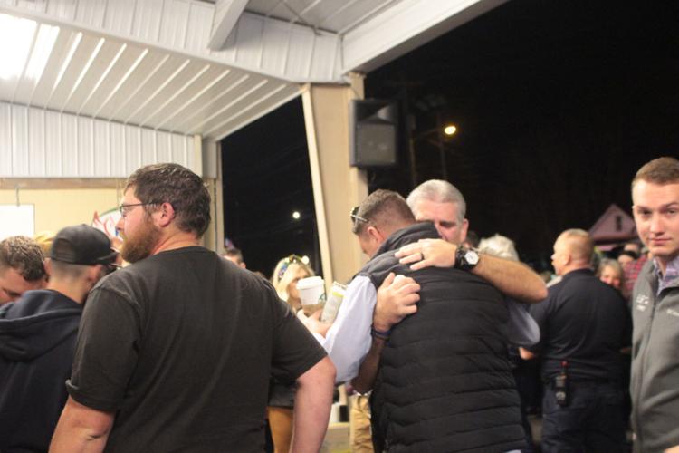 Hundreds attend candlellight vigil for Officer Medlock | Community ...