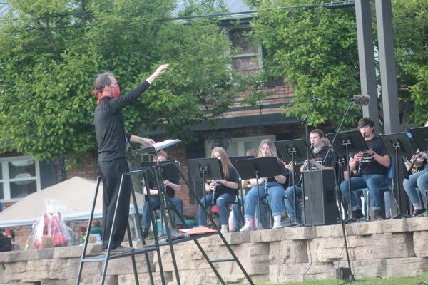 SLHS band plays in Town Center | Local News | sentinel-echo.com