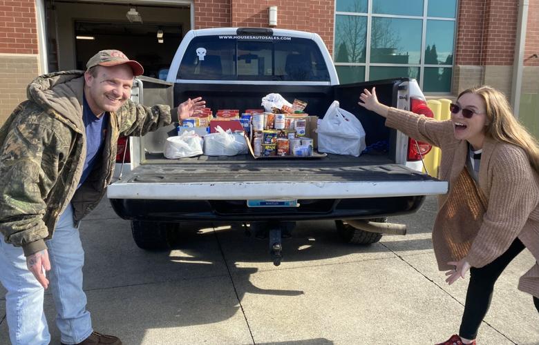 SCC Laurel Campus food pantry gives holiday meals to students in need ...