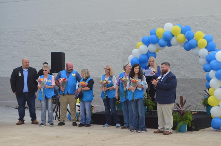 Walmart celebrates new beginnings with ribbon-cutting | News | sentinel ...