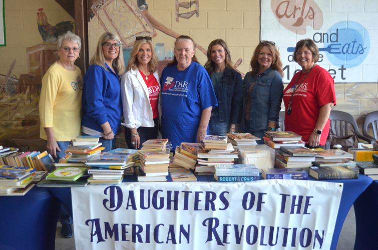 DAR Book Fair brings hundreds together to support veterans | Community ...