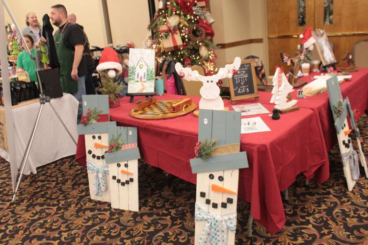 Mistletoe Market hosts huge crowd | Community | sentinel-echo.com