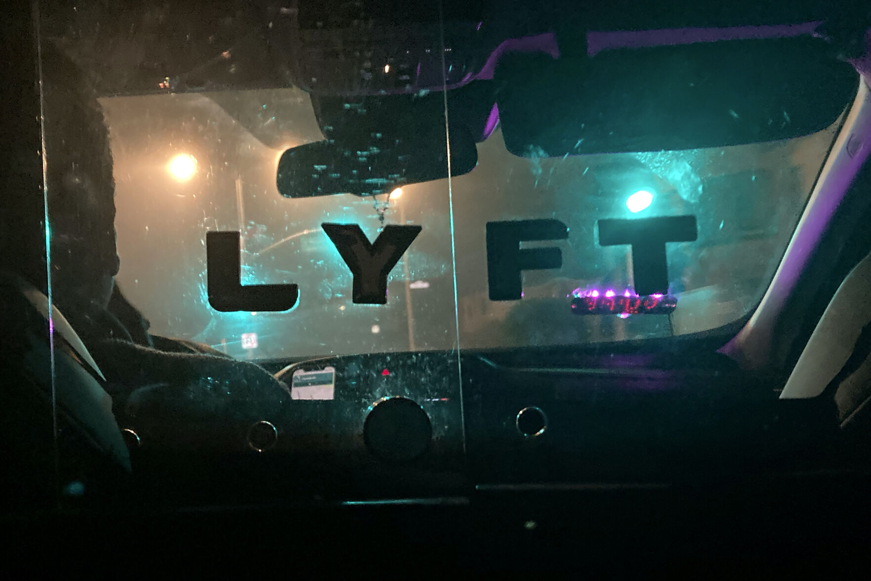 Uber, Lyft drivers laud California unionization bill passage ...