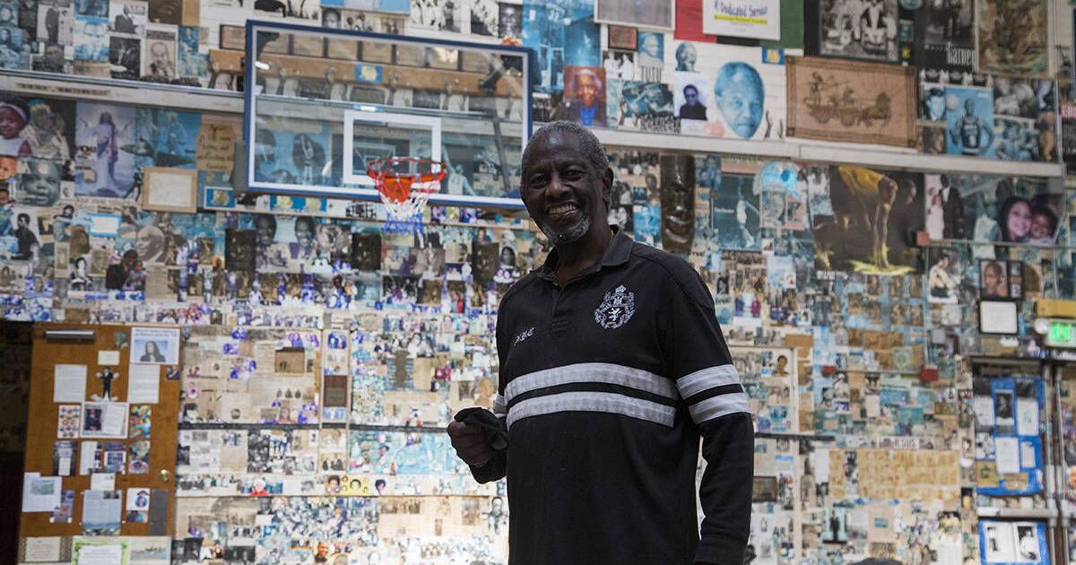 Rev. Roland Gordon preaches love in action | Archives | sfexaminer.com