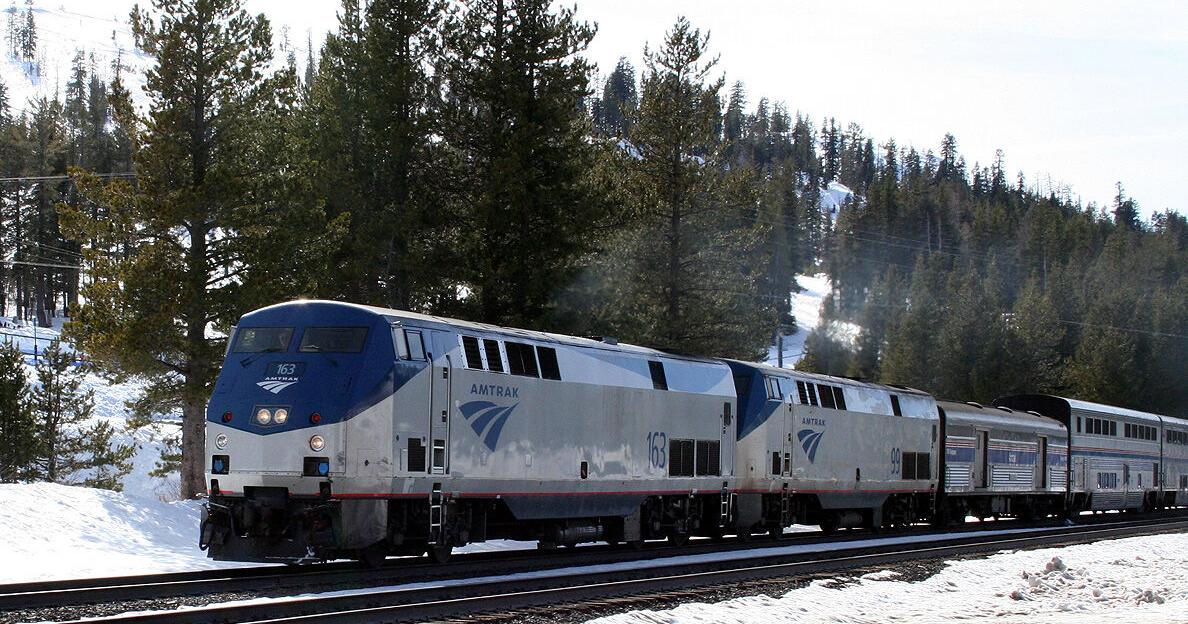 Twitter's newest darling is Amtrak train bound for Chicago | Transit ...